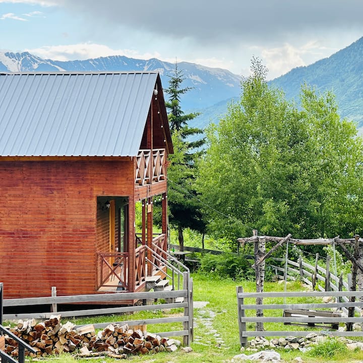 კოტეჯი მესტიის ხედზე "Hill Silence Mestia 1" - Georgia