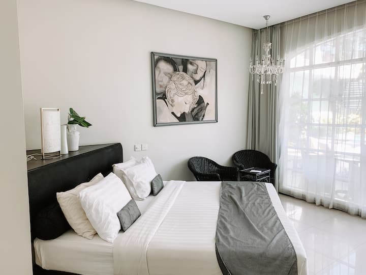 The Pool View Room 3 At Casa Artista - Kuta