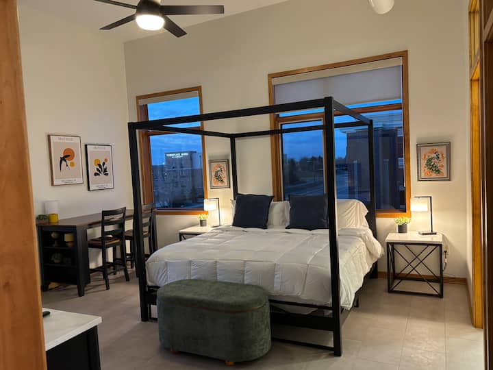 Dapper 2br Newly Remodeled Brand New Jordan Creek - West Des Moines, IA