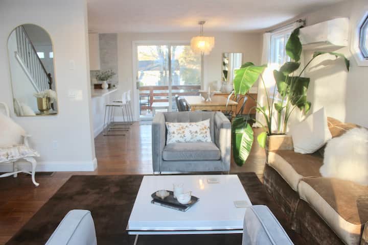 Lovely Home! Beaches, Dining And Entertainment - Old Silver Beach, MA