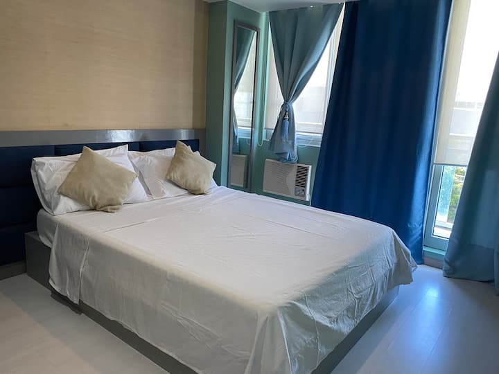 Azure Urban Resort Residences -Santorini Bldg - Parañaque