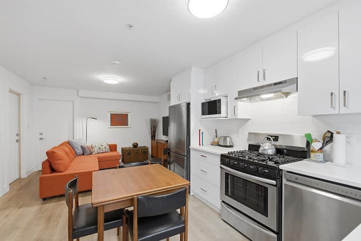 Stylish New 2br Suite | Full Kitchen & Laundry - Vancouver
