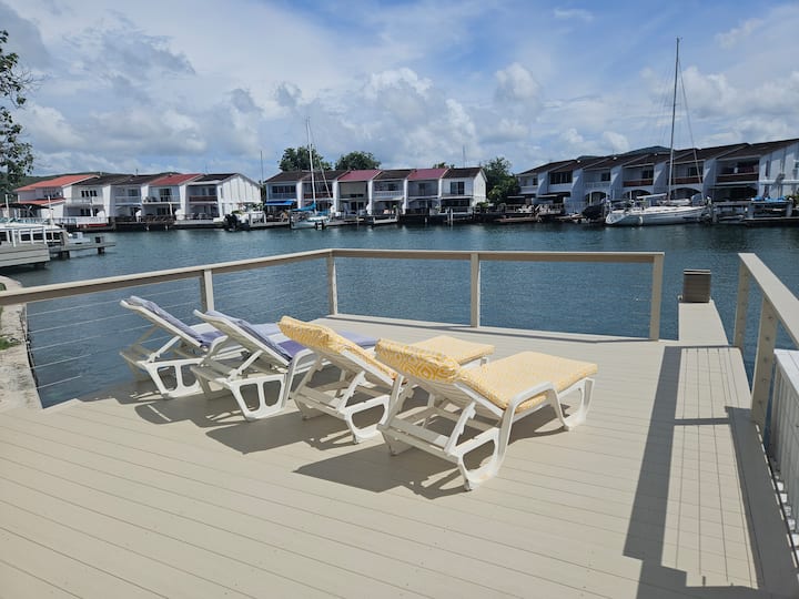 Beach Style Waterfront Villa - Antigua and Barbuda