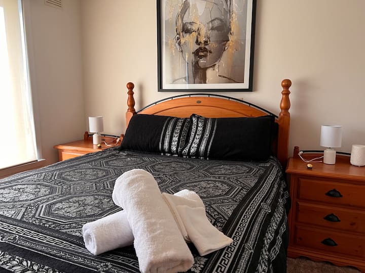 Modern Light Filled Home - Hobart