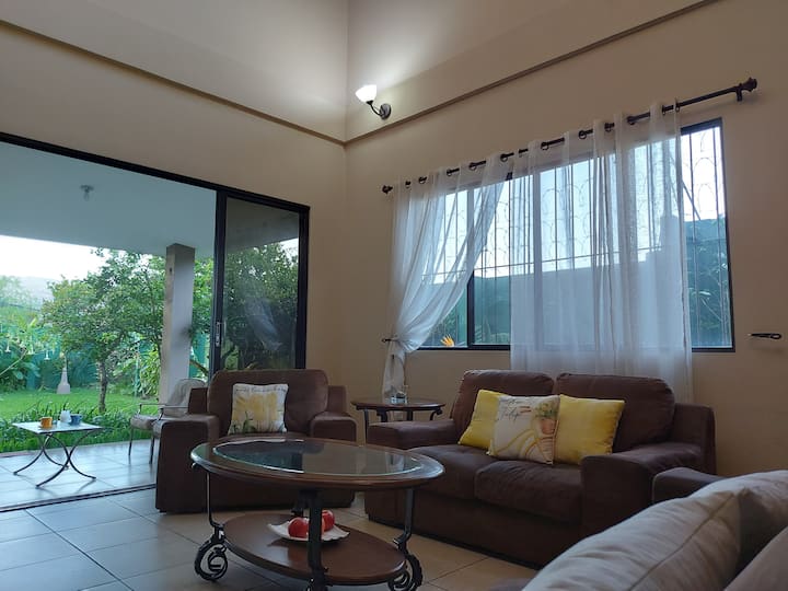 Garden House: Oasis 5 Min From Us Embassy - San Salvador