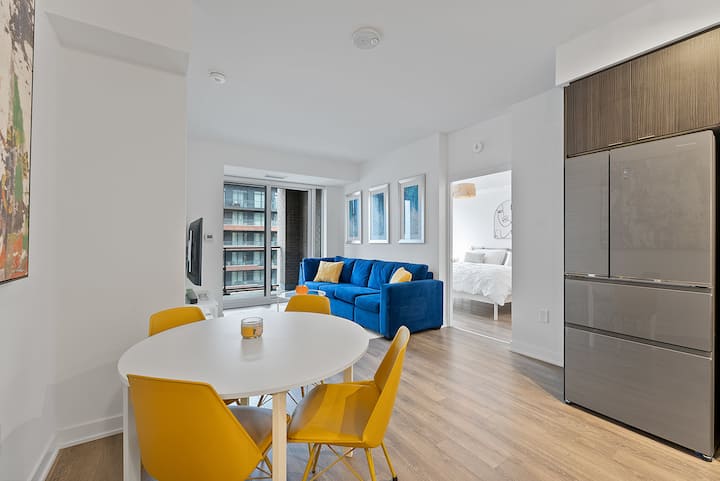 Lovely 2 Bedroom Condo With Free Parking - Vaughan