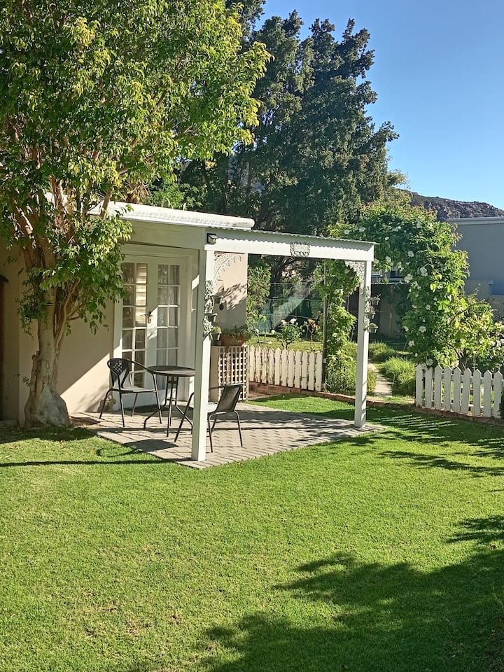 Lénor Guest Cottage - Montagu