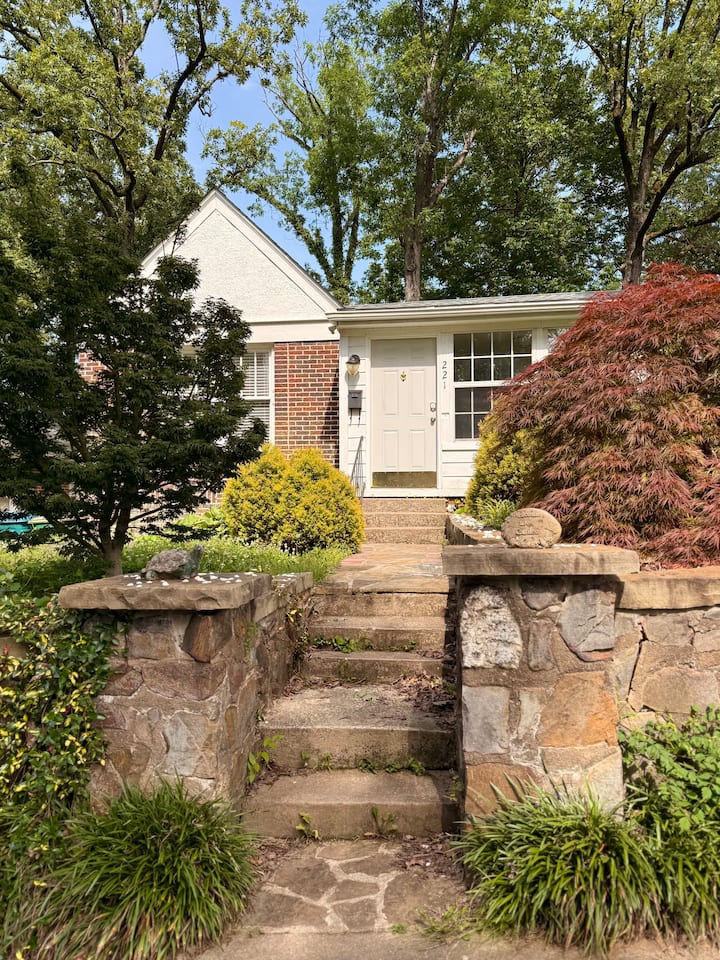 Hillcrest Charmer With Japanese Zen Garden! - Little Rock, AR
