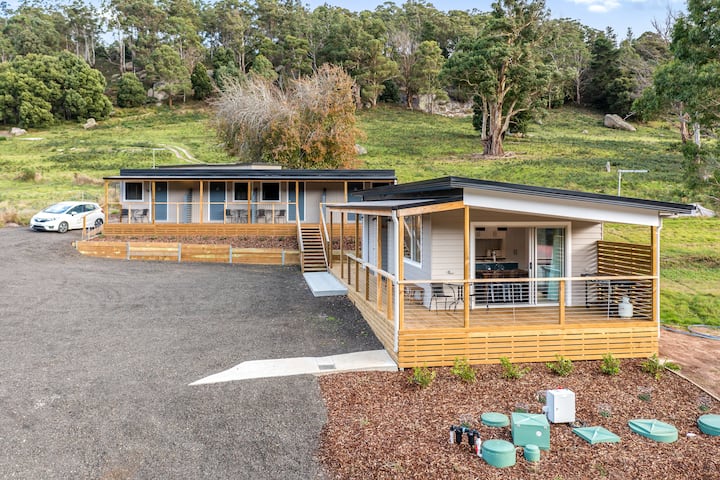Nurses Quarters 4 Ensuite Cabins - Tasmania