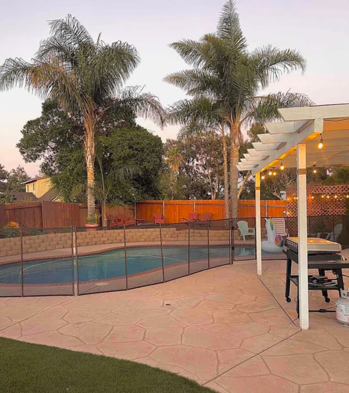 Sd Oasis! Pool+large Yard+4 Bedrooms! - San Diego, CA