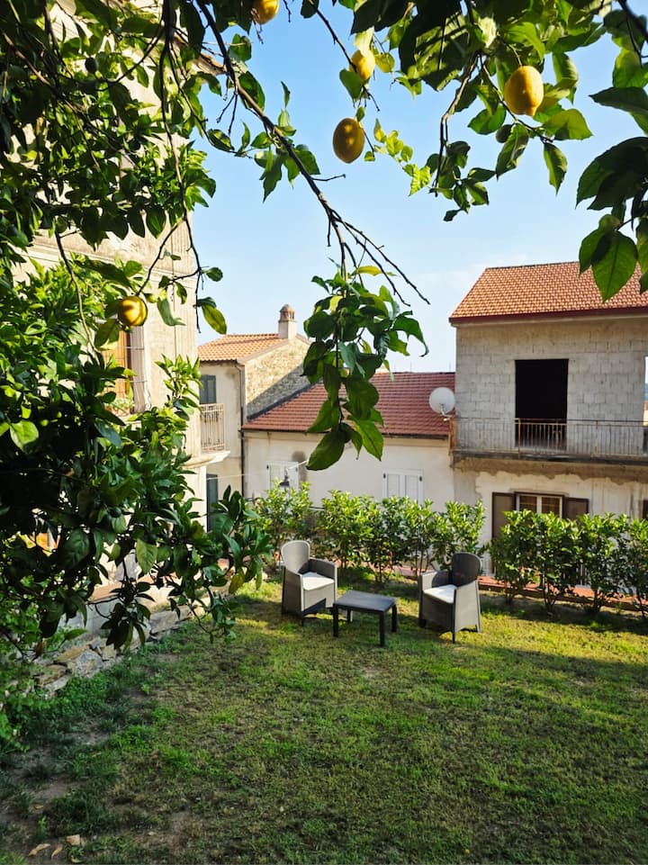 In Pietra Con Giardino, Wifi E Aria Condizionata - Acciaroli