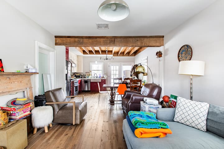 Charming Princeton 2-bedroom Short Walk Into Town - Princeton, NJ