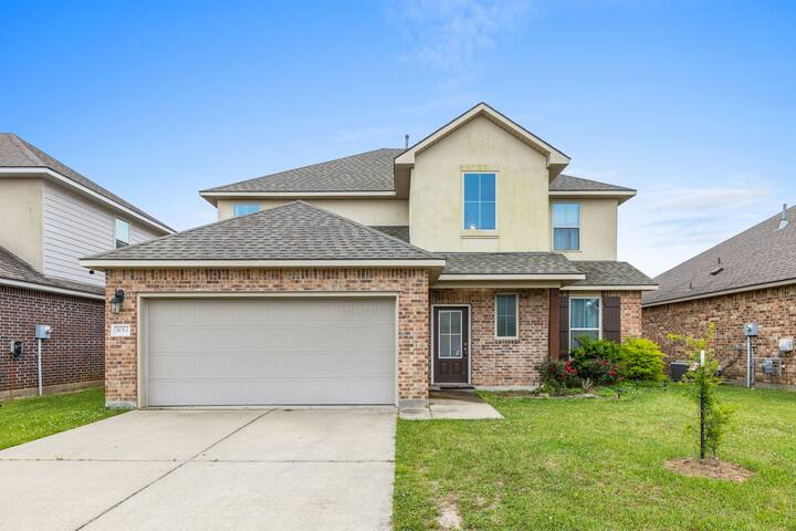 Modern Home Mins. From Dining, Shops, Parks, I-10 - Lake Charles, LA