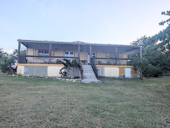 Beautiful Villa Located In The Heart Of The Island - Antigua and Barbuda