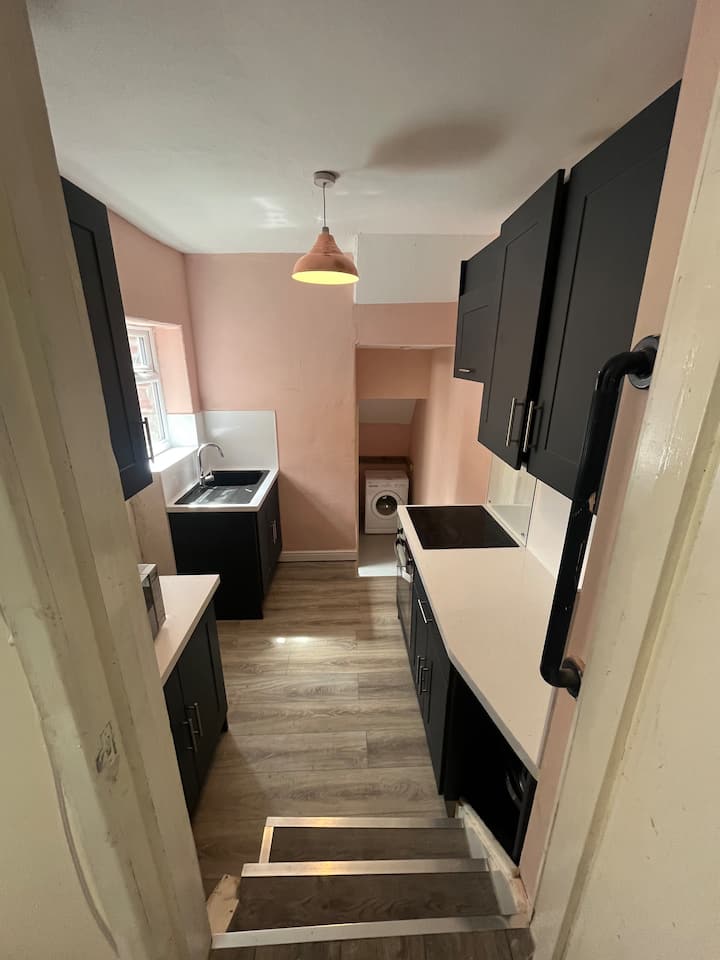 Bright & Cosy 2-bedroom Flat With Private Backyard - Gateshead