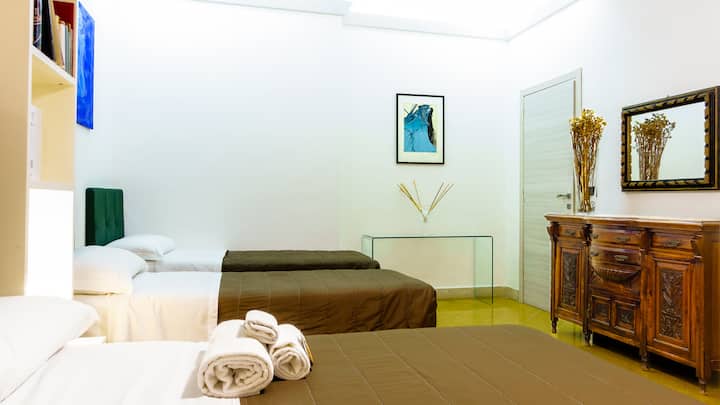 Suite The First Apt. 55 Mq. (Kitchen Corner) - Palermo, Italy