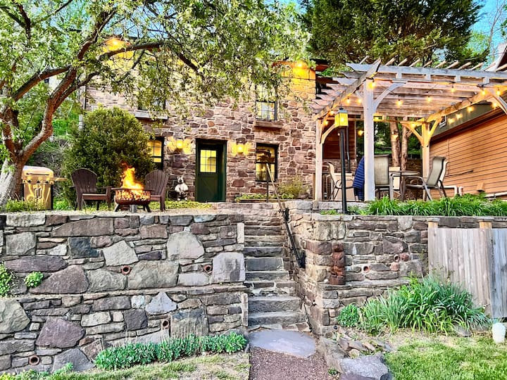 Cozy 2 Br Storybook Cottage Steps To The Delaware - New Hope, PA