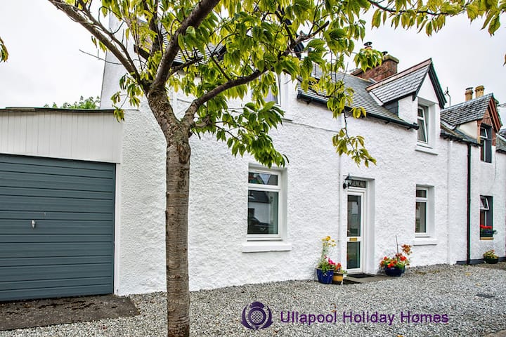 Glen Almond Spacious Town House Near Shorefront - Ullapool