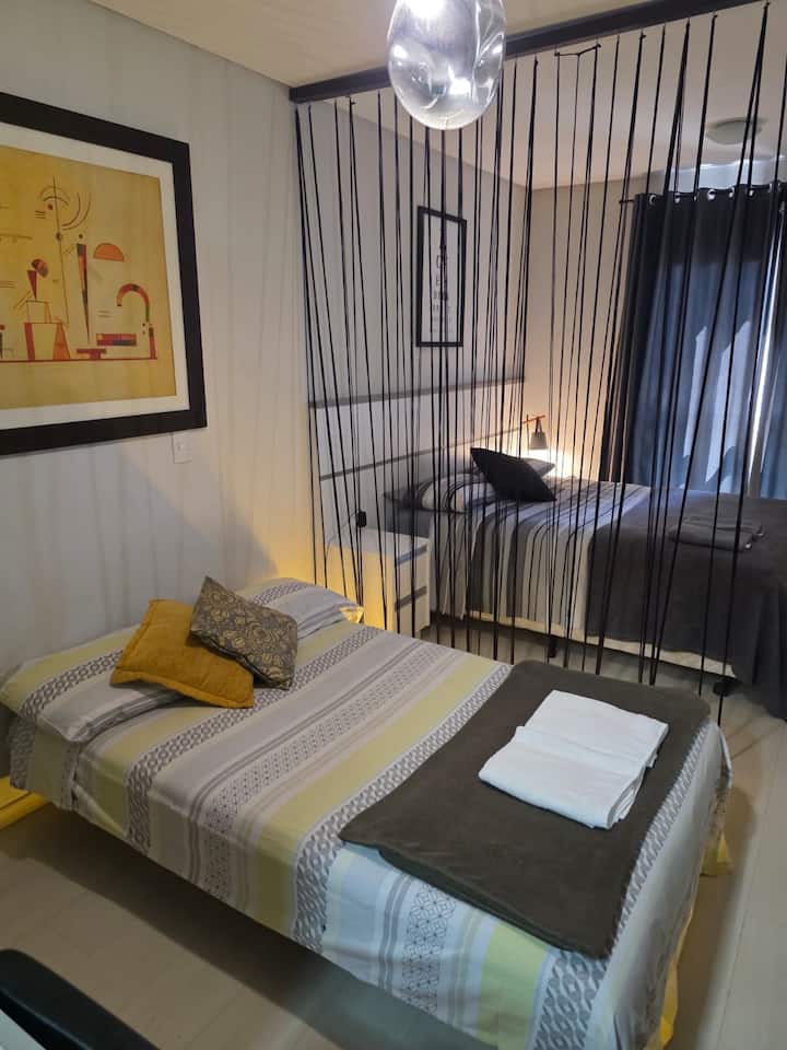 Studio Até 4 Pessoas Prox Jd. Botânico C/ Garagem - Curitiba