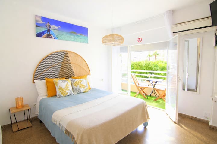 "Magic Sands" Studio Apartment At The Beach - Puebla de Farnáls