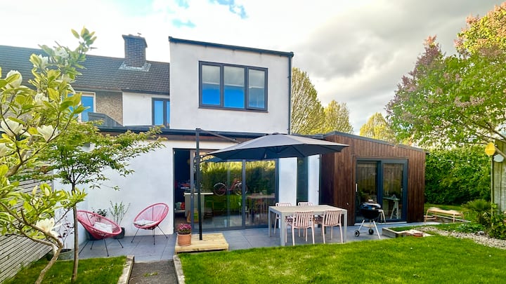Beautiful Family Home In South Dublin City - Dublin