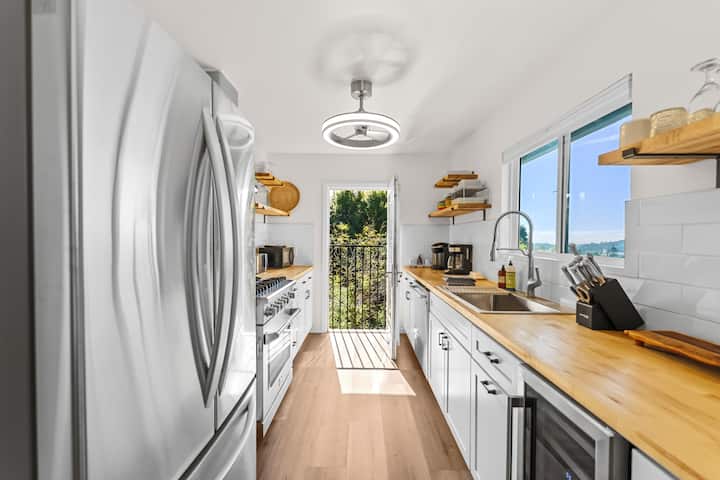 Lower Riviera Home W/ Chef's Kitchen + Ocean Views - Santa Barbara, CA