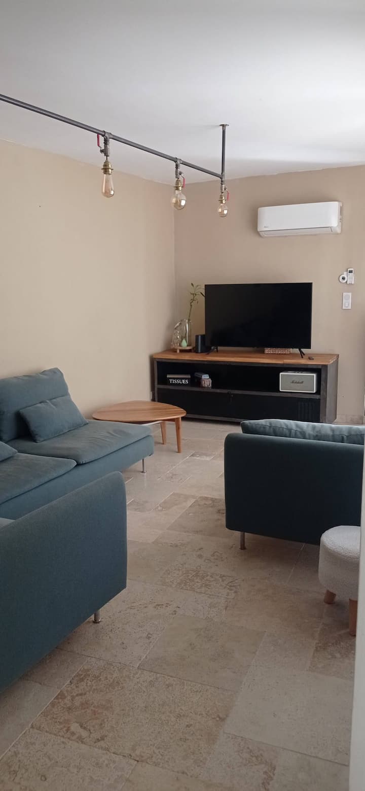 Grande Maison Pour 8 Personnes, Avec Piscine - Carpentras