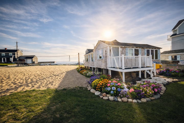 Ocean View Humarock Beach Cottage - Scituate, MA