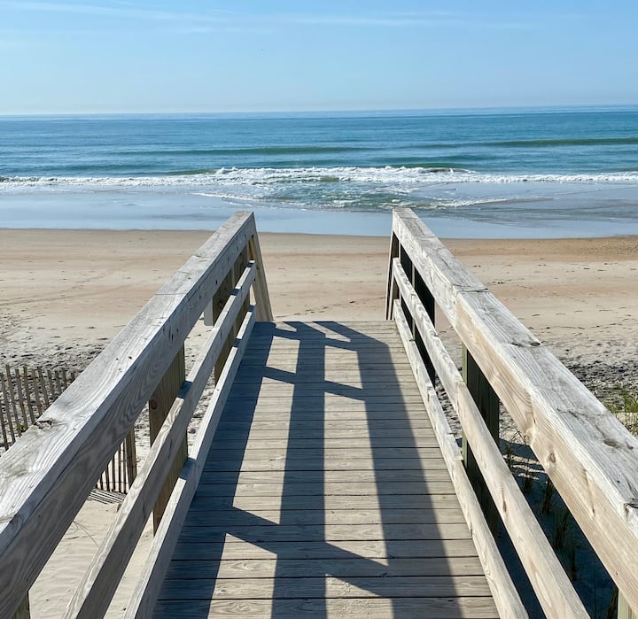 Ocean View | 4-min Walk To Beach | Walk To Bars - Surf City, NC