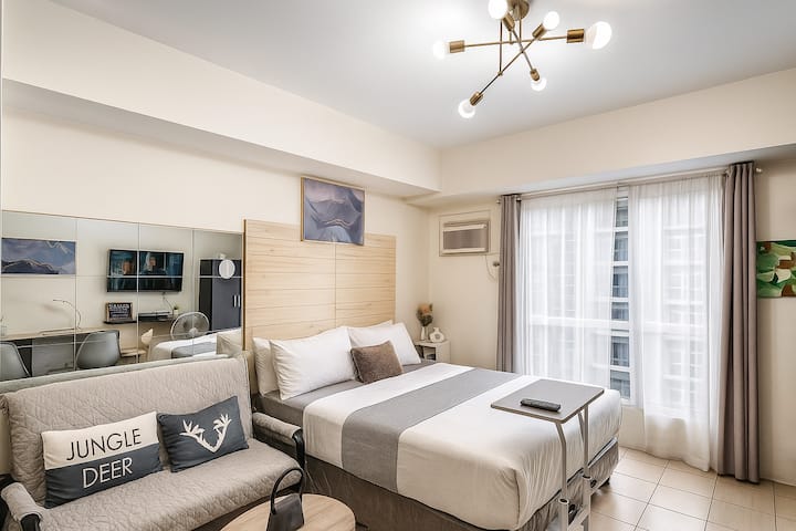 Cozy Studio Pool View | Mrt Boni | Netflix - Pasig