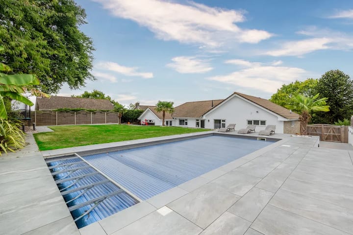 Shangri La - Bristol's Newest Luxury Party House - Clevedon, UK