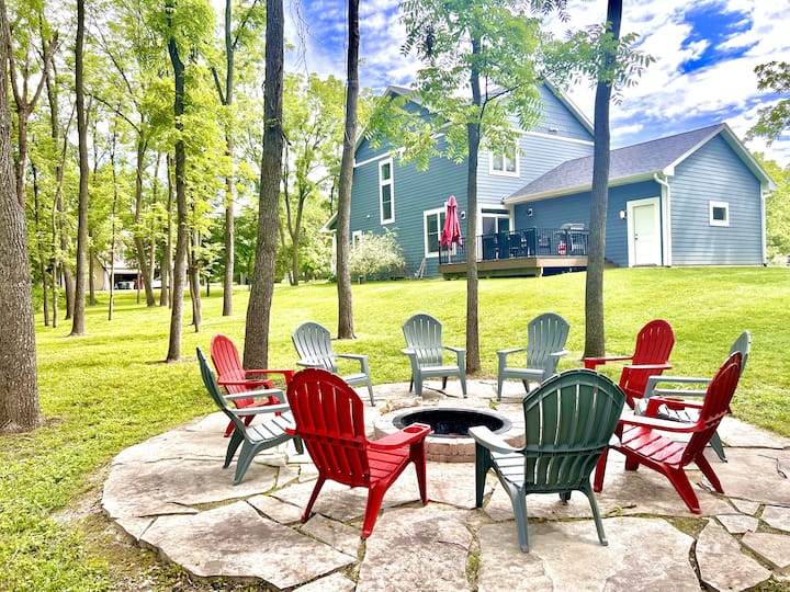 Black Point House: Fire Pit, Deck, Bbq - レイク・ジェニーバ, WI