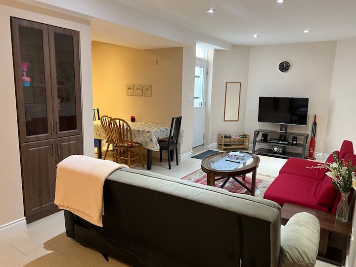 2 Bedroom Bright Basement Apartment With Parking - Ontario