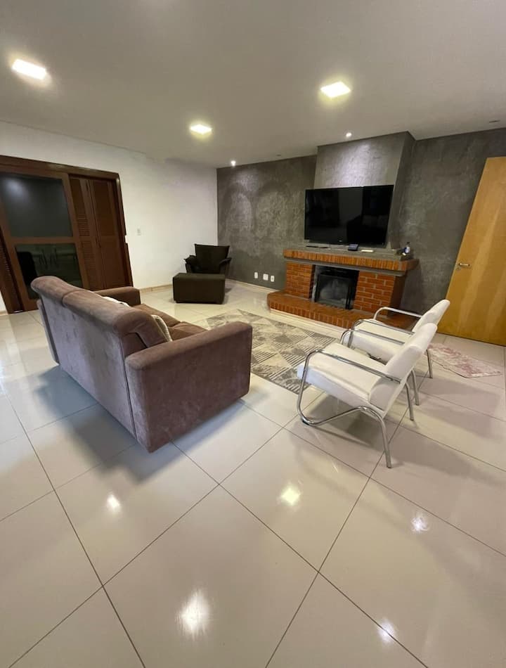 Casa Ampla 4 Dormitórios 5 Vagas Garagem - Novo Hamburgo