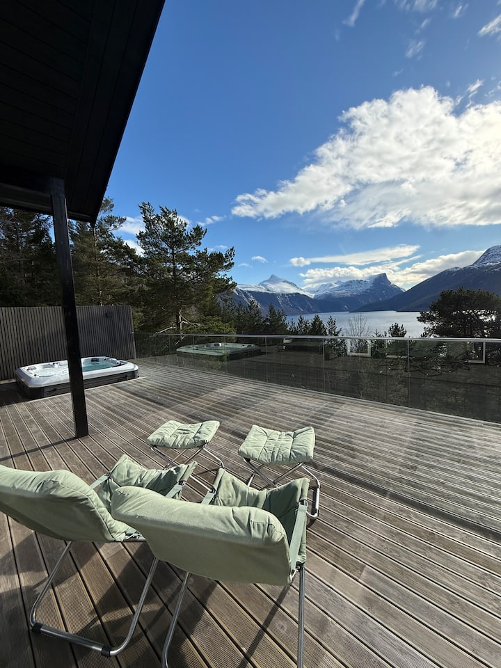 Fjordhytte M/ Panoramautsikt | Badstue Og Boblebad - Norway