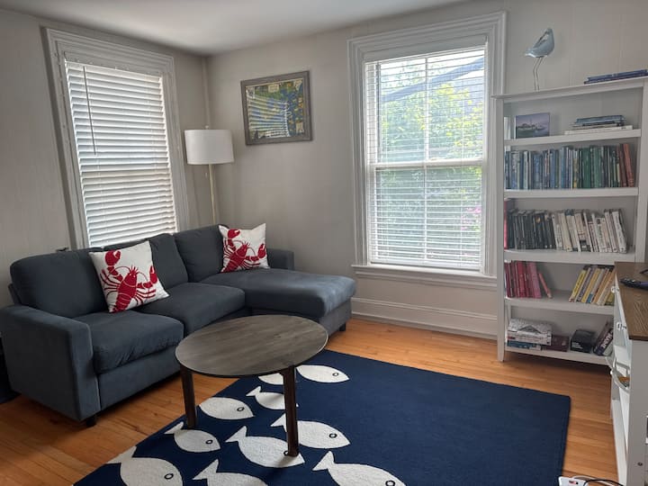 Lovely 1 Bedroom West End Flat - South Portland, ME