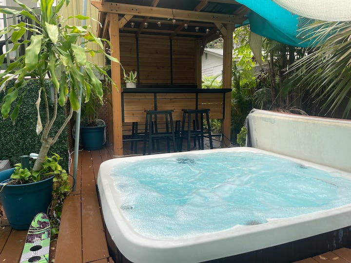 Groups|dogfriendly|privatehottub|bbq|deck - Tampa, FL