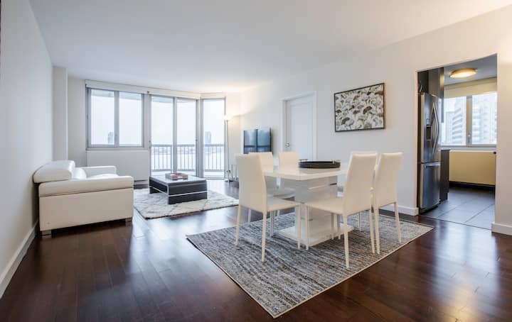 3br & 2ba In Kips Bay W/ Private Balcony - Queens, NY