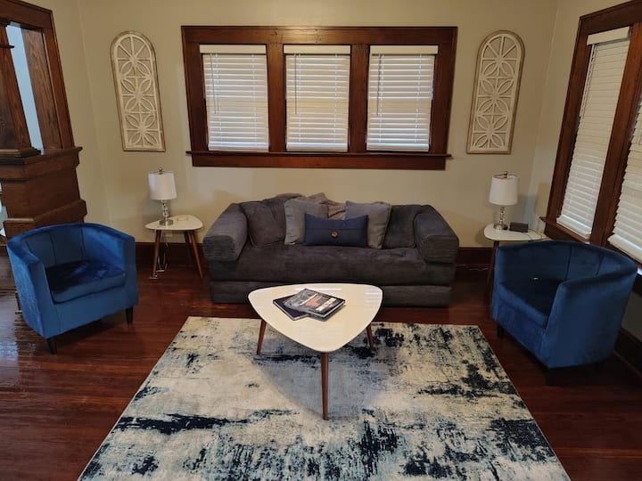 Charming 2br | King Bed • Firepit • 9 Min To Isu | - Terre Haute, IN