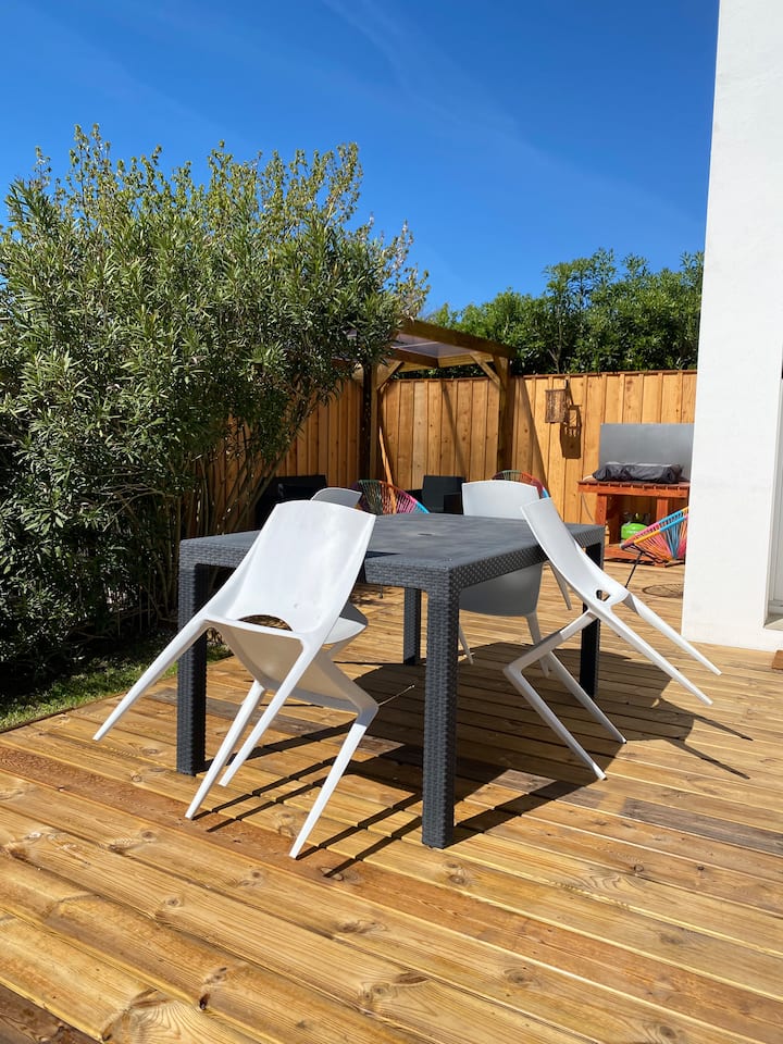 Agréable Maison De Ville Avec Jardin - Royan