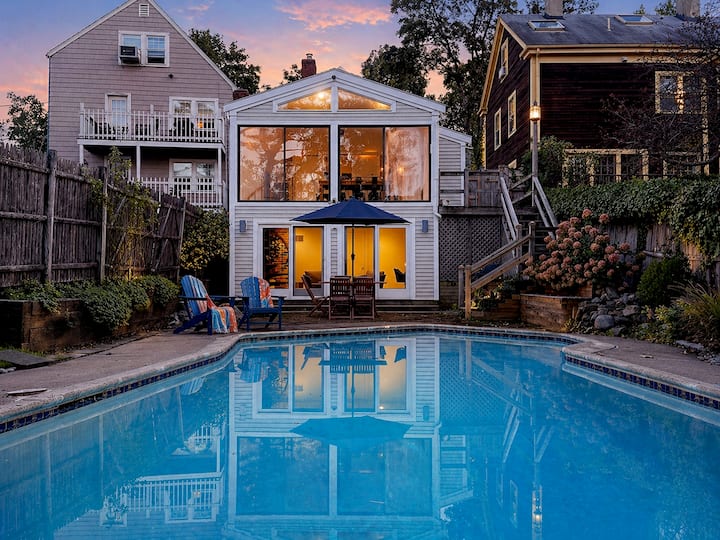 Steps From Harbor, Pool, Backyard Garden, Parking - Marblehead, MA