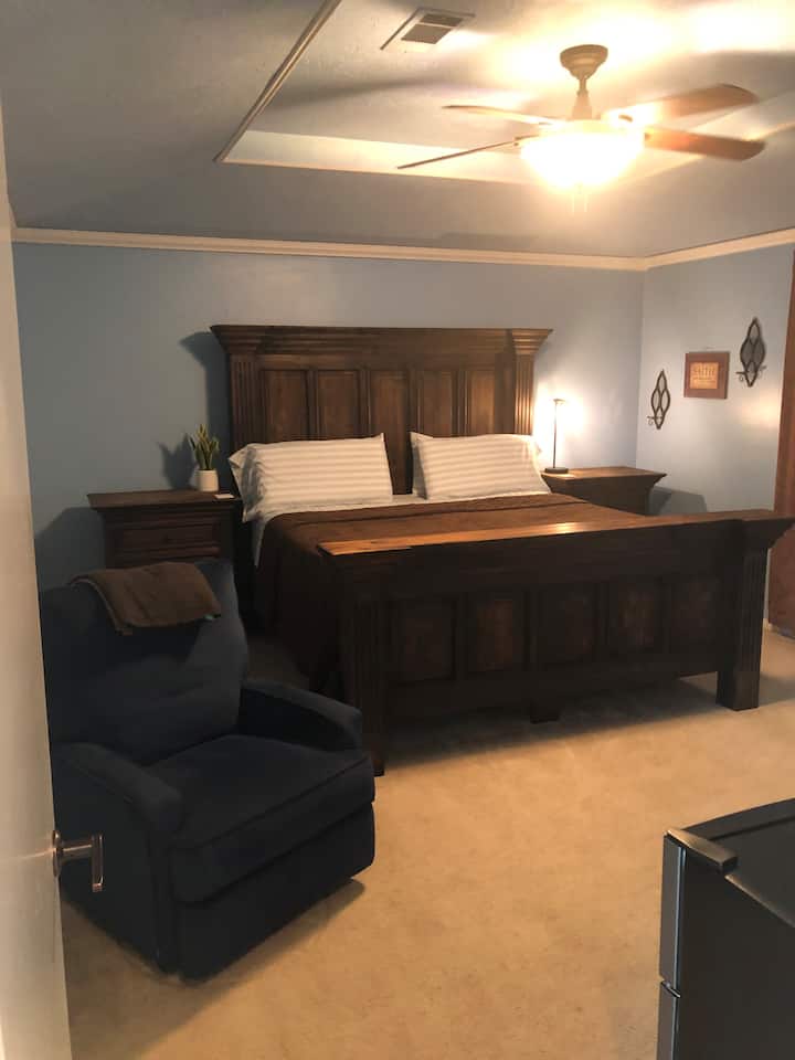 The Master Bedroom - Beaumont, TX