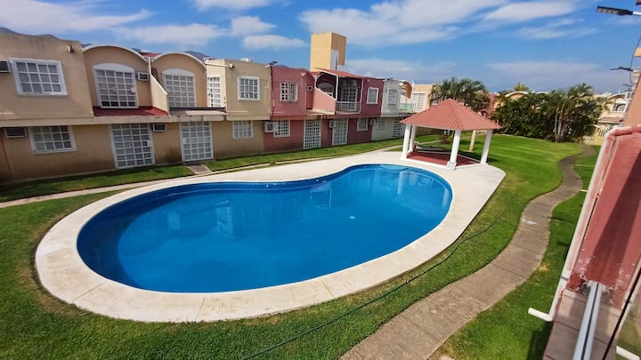 Milet: Bonita Casa Con Alberca Y Jardin - Acapulco