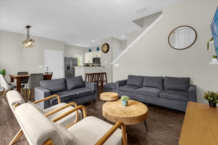 4 Bd/ 3 Ba/ West Lucaya (3200 Ol) - Lake Buena Vista, FL