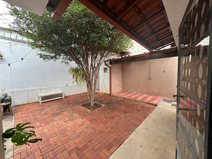 Casa Grande Com Quintal! - Belo Horizonte