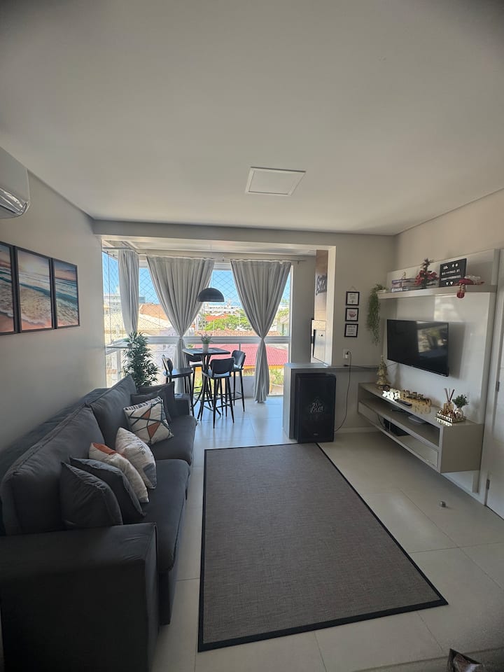 Excelente Apartamento à 200 Mts Da Praia De Palmas - Governador Celso Ramos