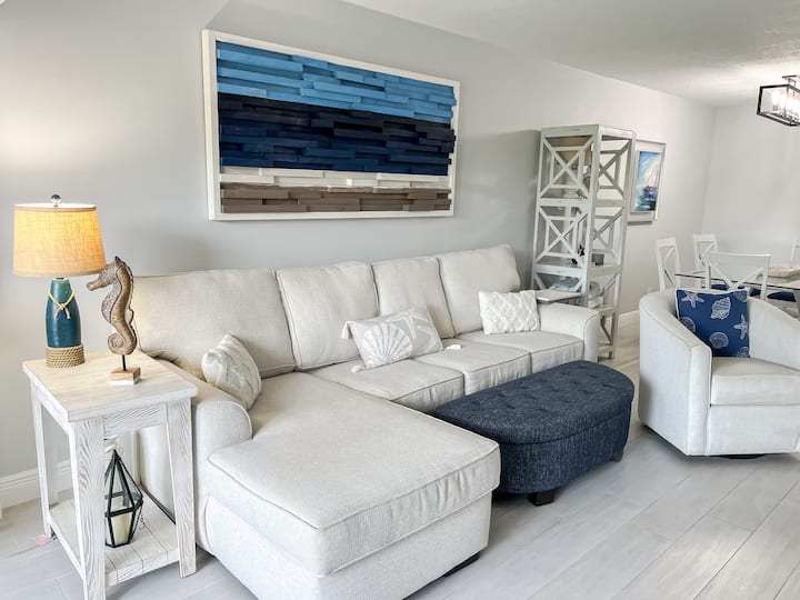 Cozy Coastal Condo With Patio In Ocean Village - Fort Pierce, FL