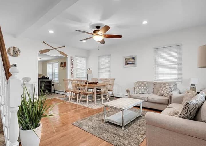 4 Bdrm House In Sea Bright Stone's Throw To Beach - Red Bank, NJ