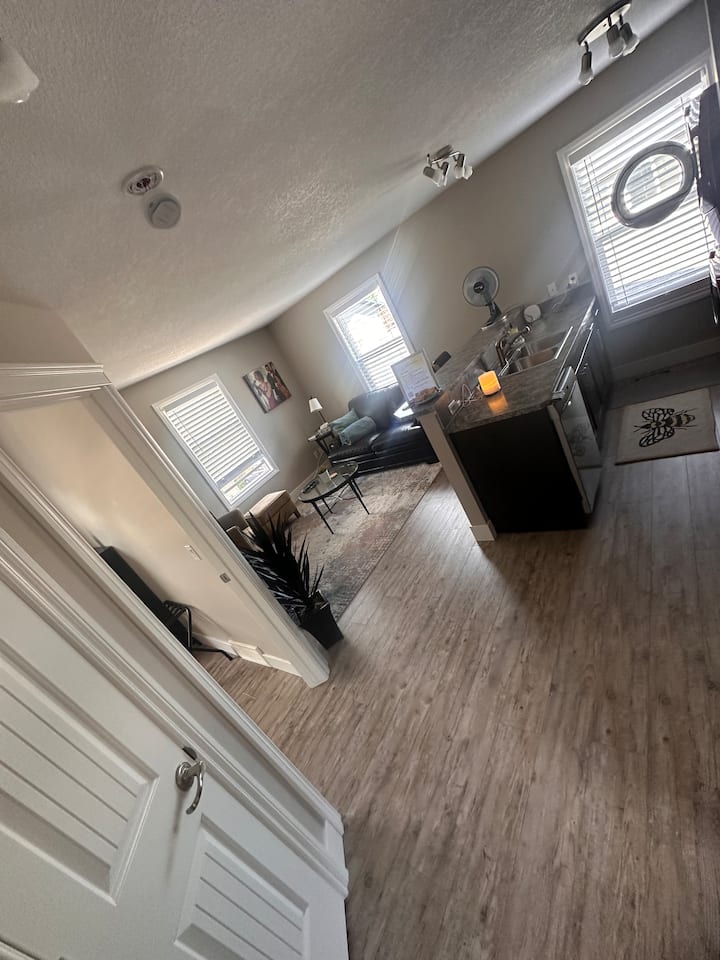 Prestwick Carriage House - Calgary