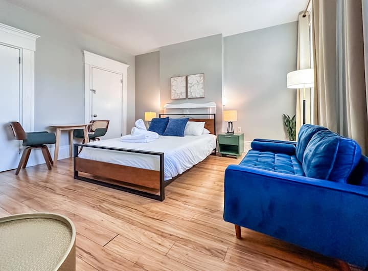 (T5) Prime Location! Great Restaurants! Se Studio! - Dorchester, MA